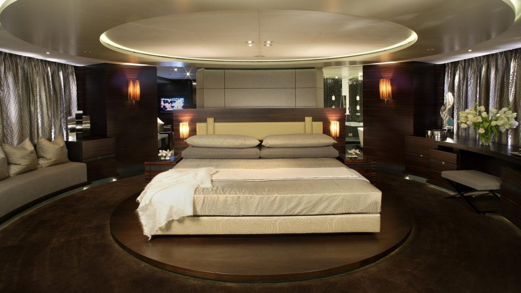 Man of Steel - Heesen Yachts