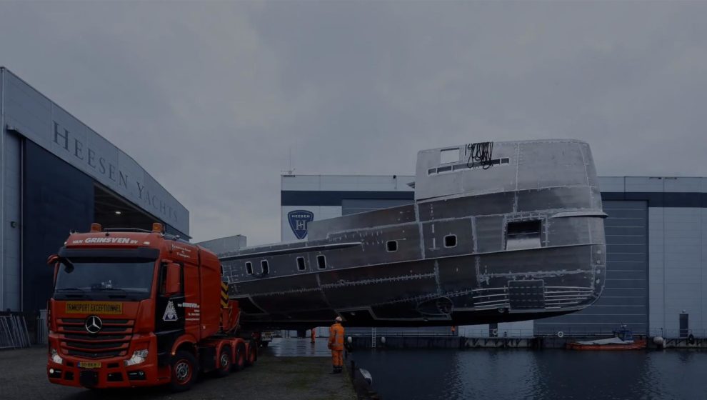 Project SkyFall - Joining hull & superstructure - Heesen Yachts
