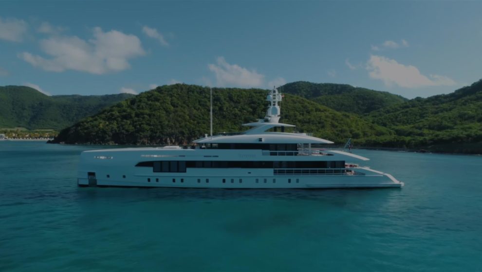 Project Electra - Joining hull and superstructure - Heesen Yachts