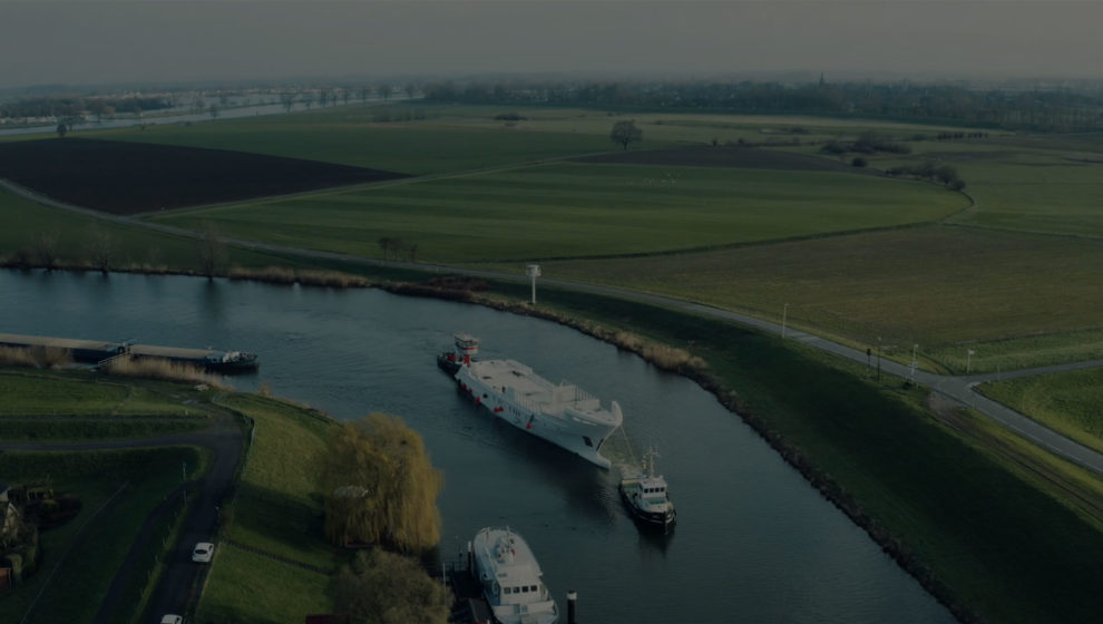 Project SkyFall - Joining hull & superstructure - Heesen Yachts